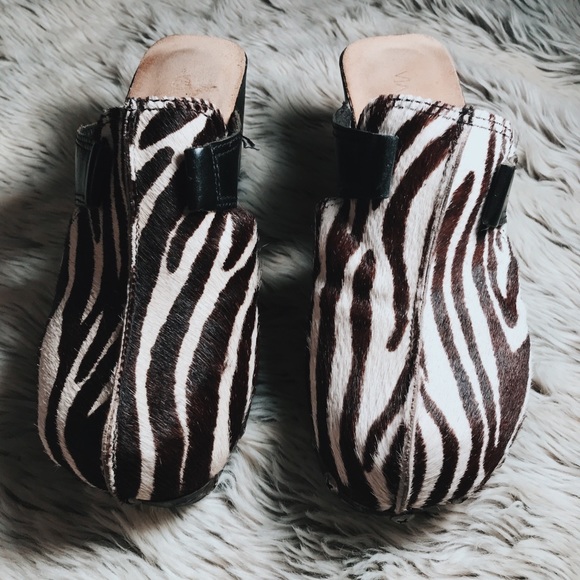 Via Uno | Shoes | Zebra Print Clogs | Poshmark